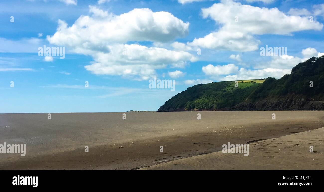 Llansteffan beach hi-res stock photography and images - Alamy
