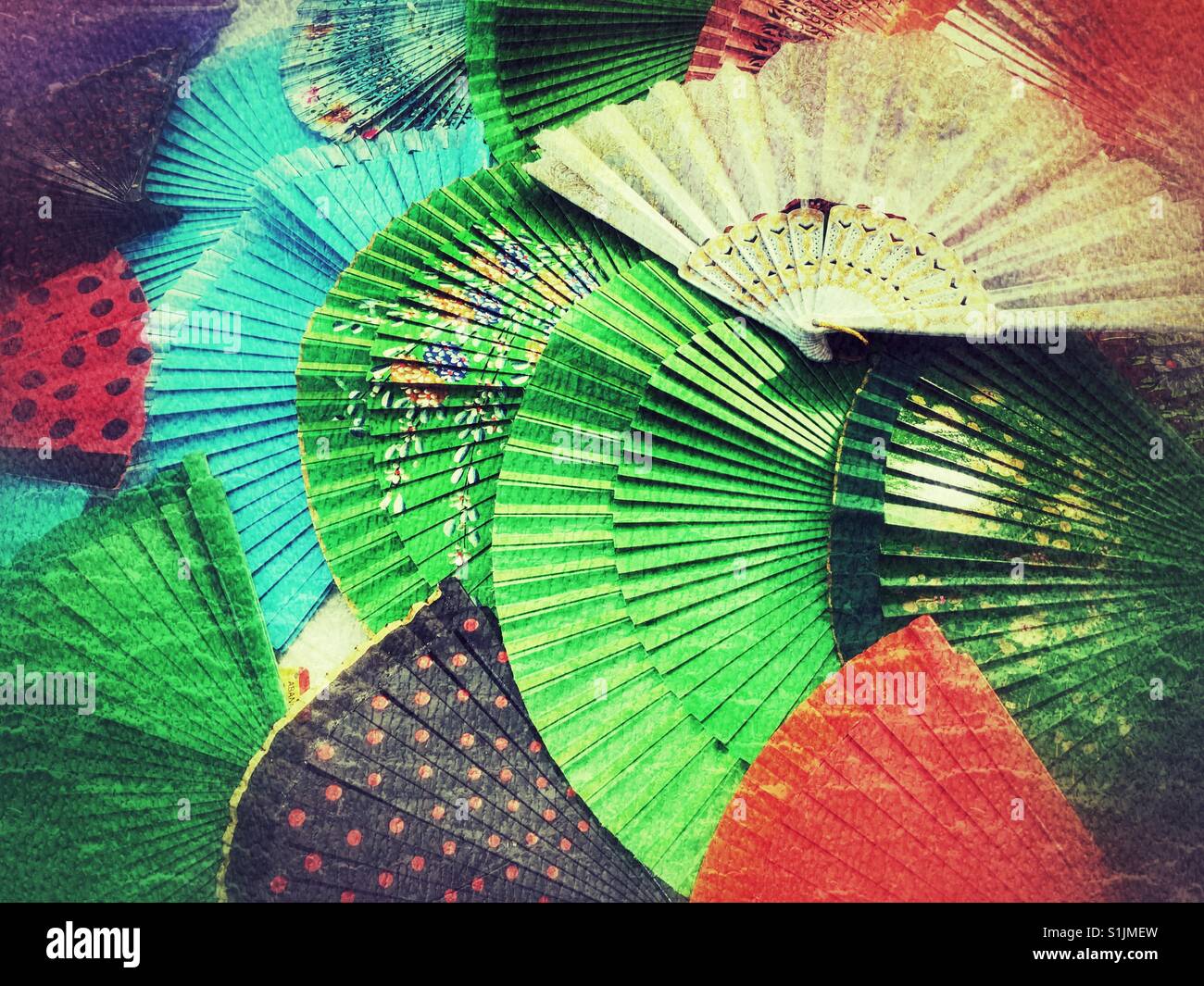 Paper fans hi-res stock photography and images - Alamy