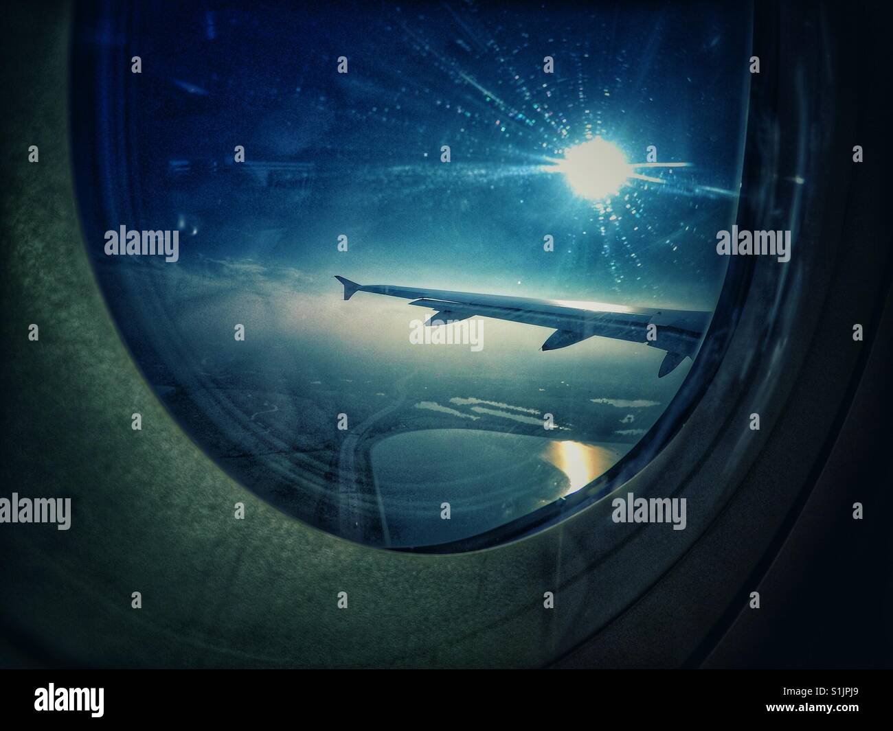 From the window of airplane hi-res stock photography and images - Alamy