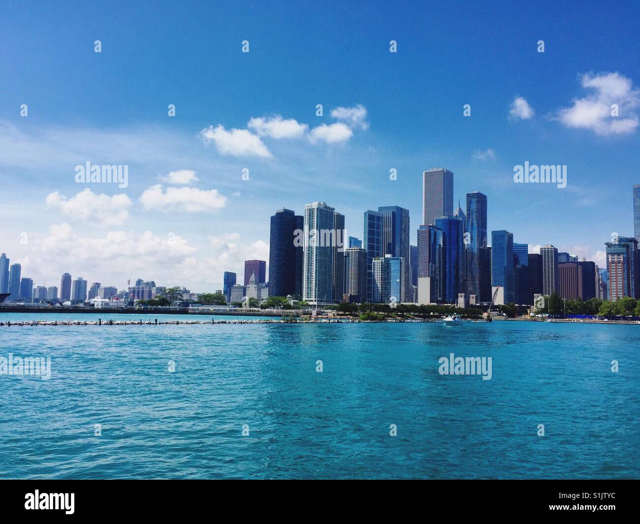 Chicago skyline buildings hi-res stock photography and images - Alamy