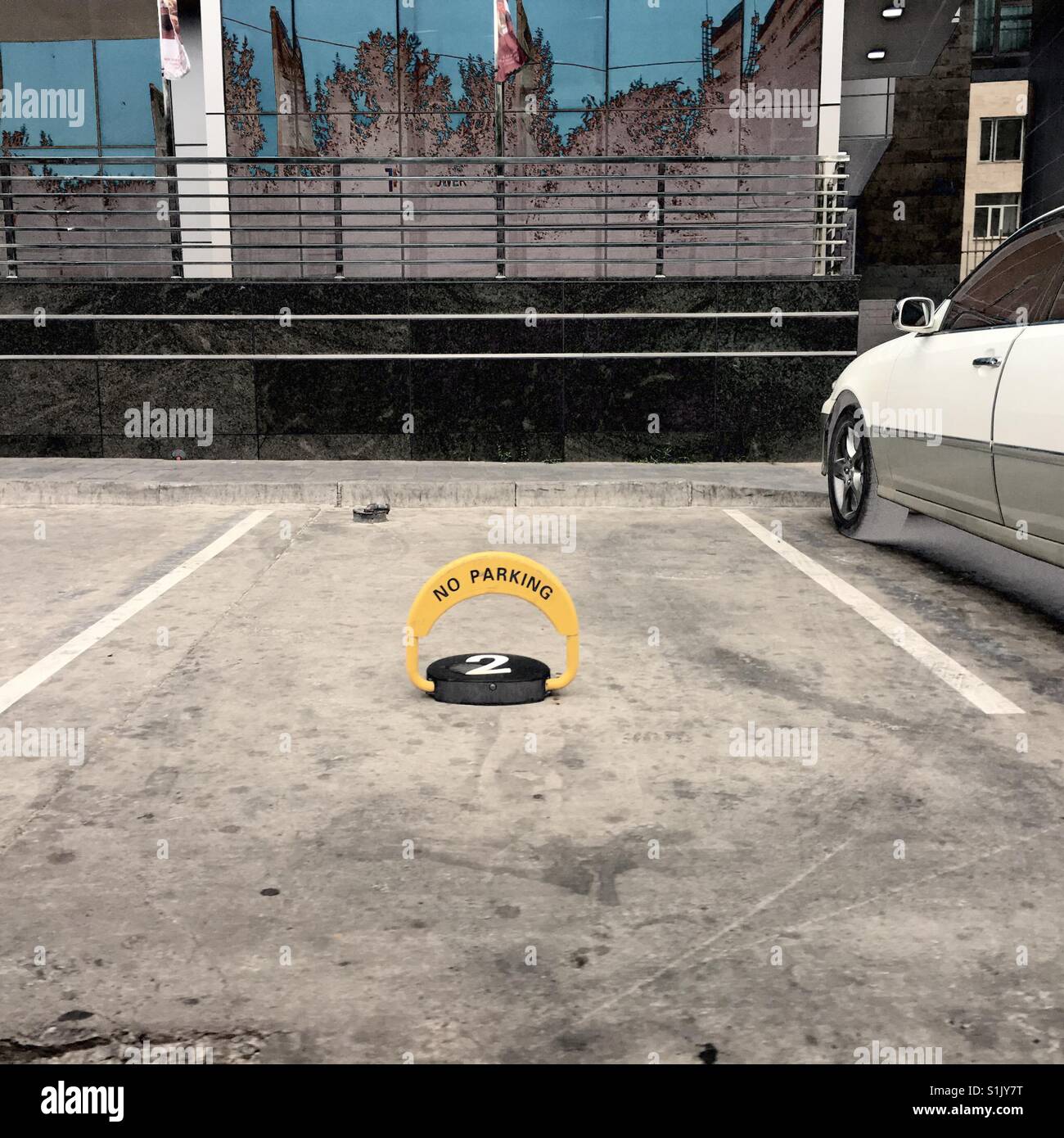 Sign in parking lot hi-res stock photography and images - Alamy