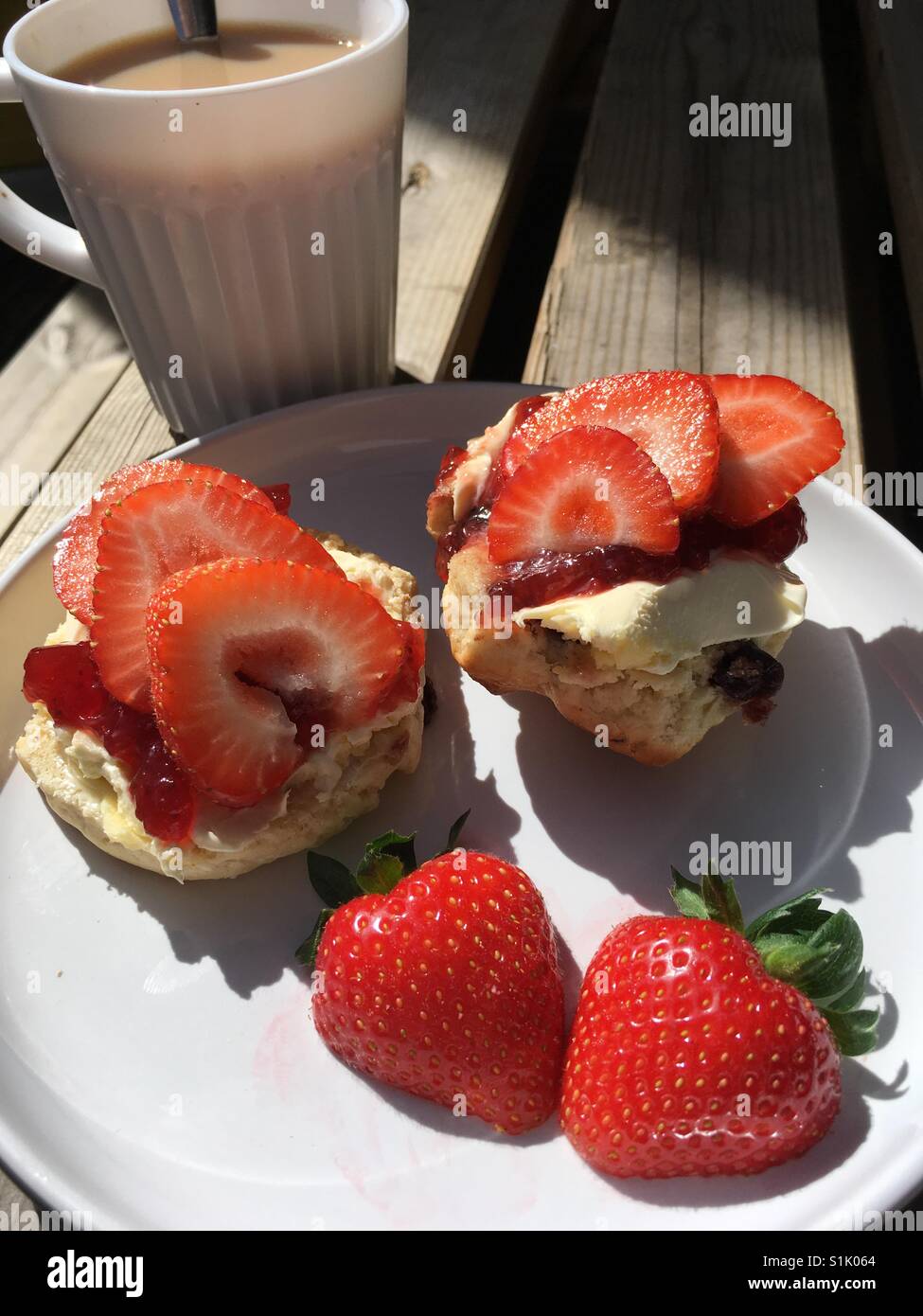 English cream tea hi-res stock photography and images - Alamy