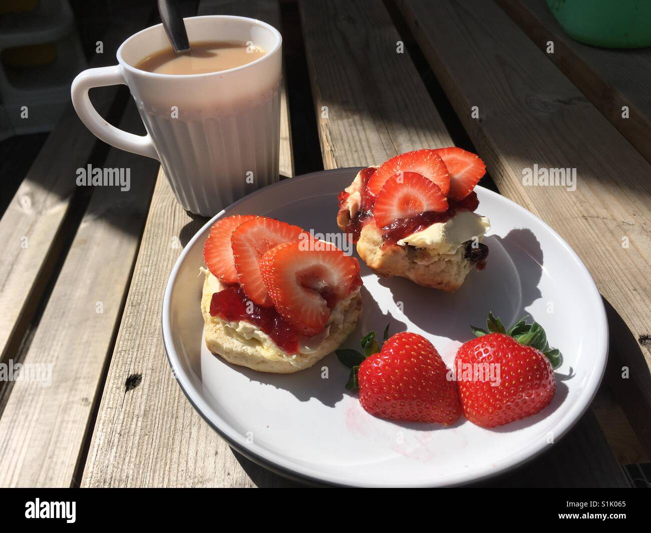 Traditional english tea and scones hi-res stock photography and images ...