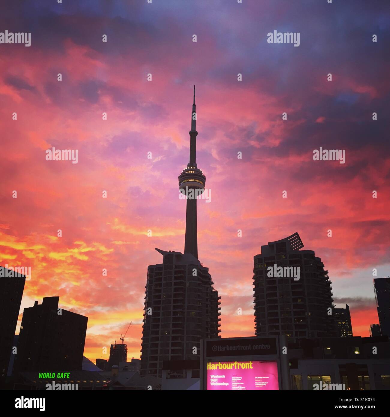 Skyline with cn tower at dusk hi-res stock photography and images - Alamy