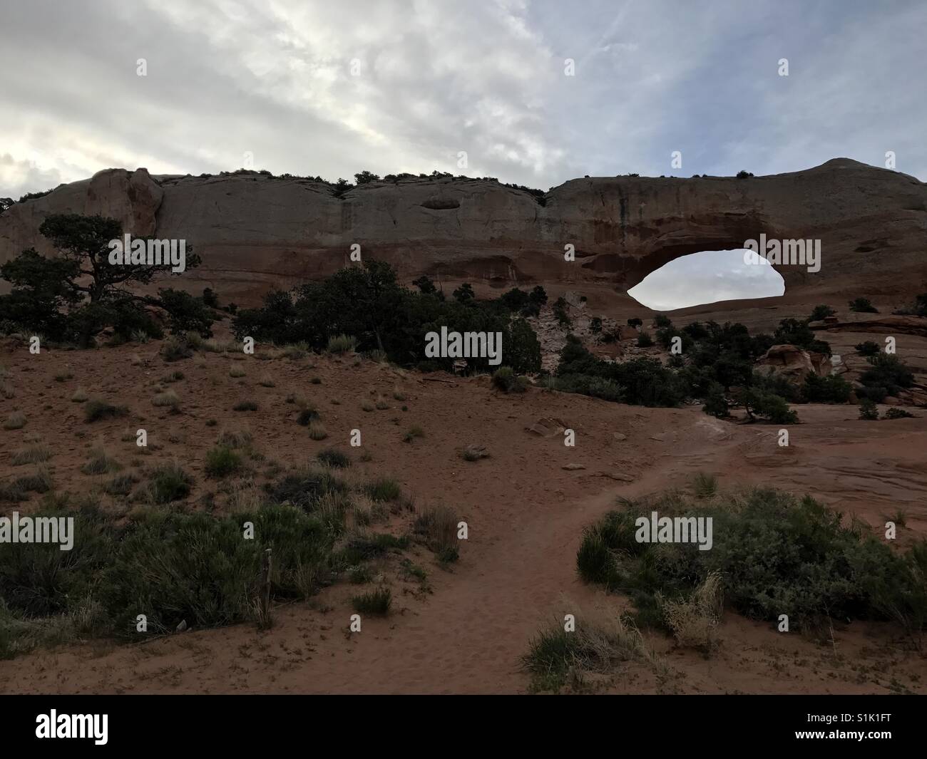 Red canyon arch hi-res stock photography and images - Alamy