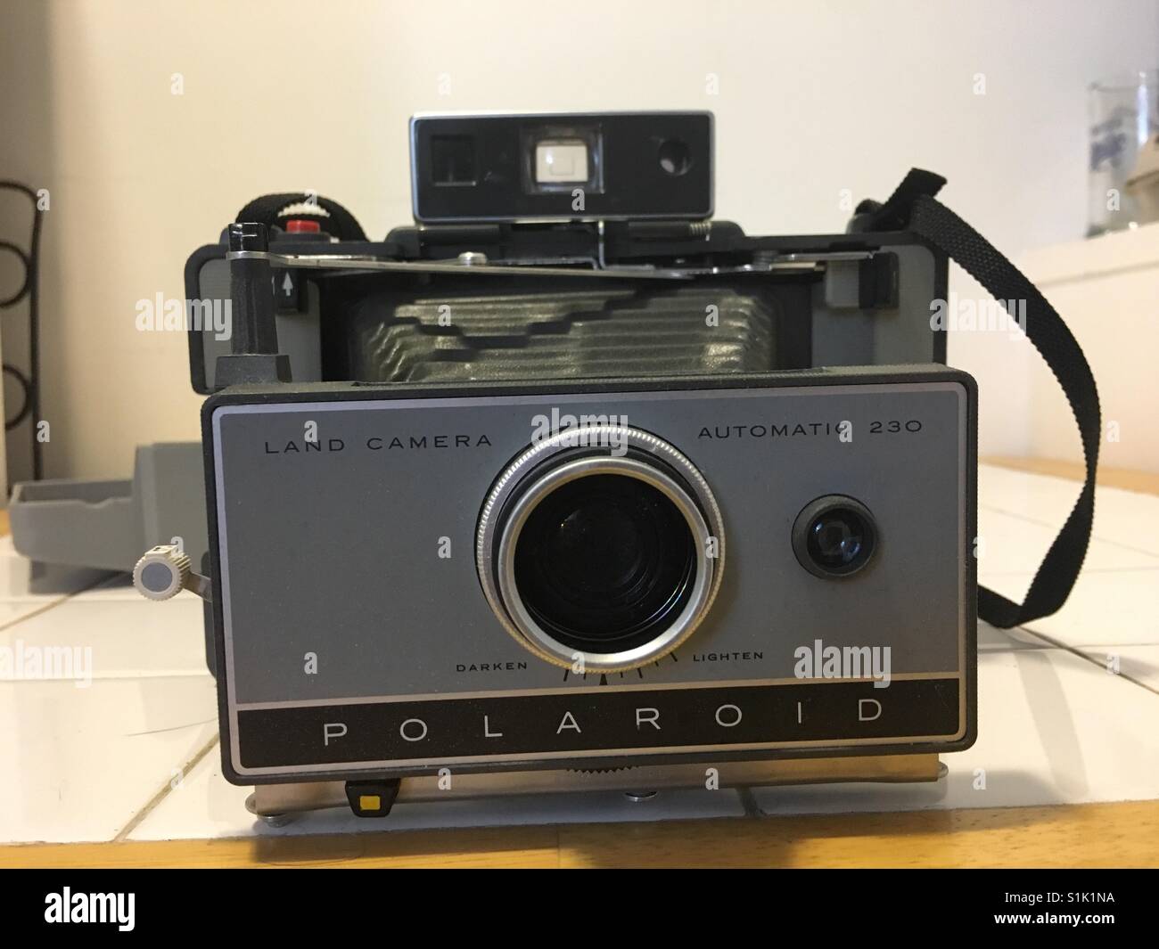 Polaroid land camera hi-res stock photography and images - Alamy