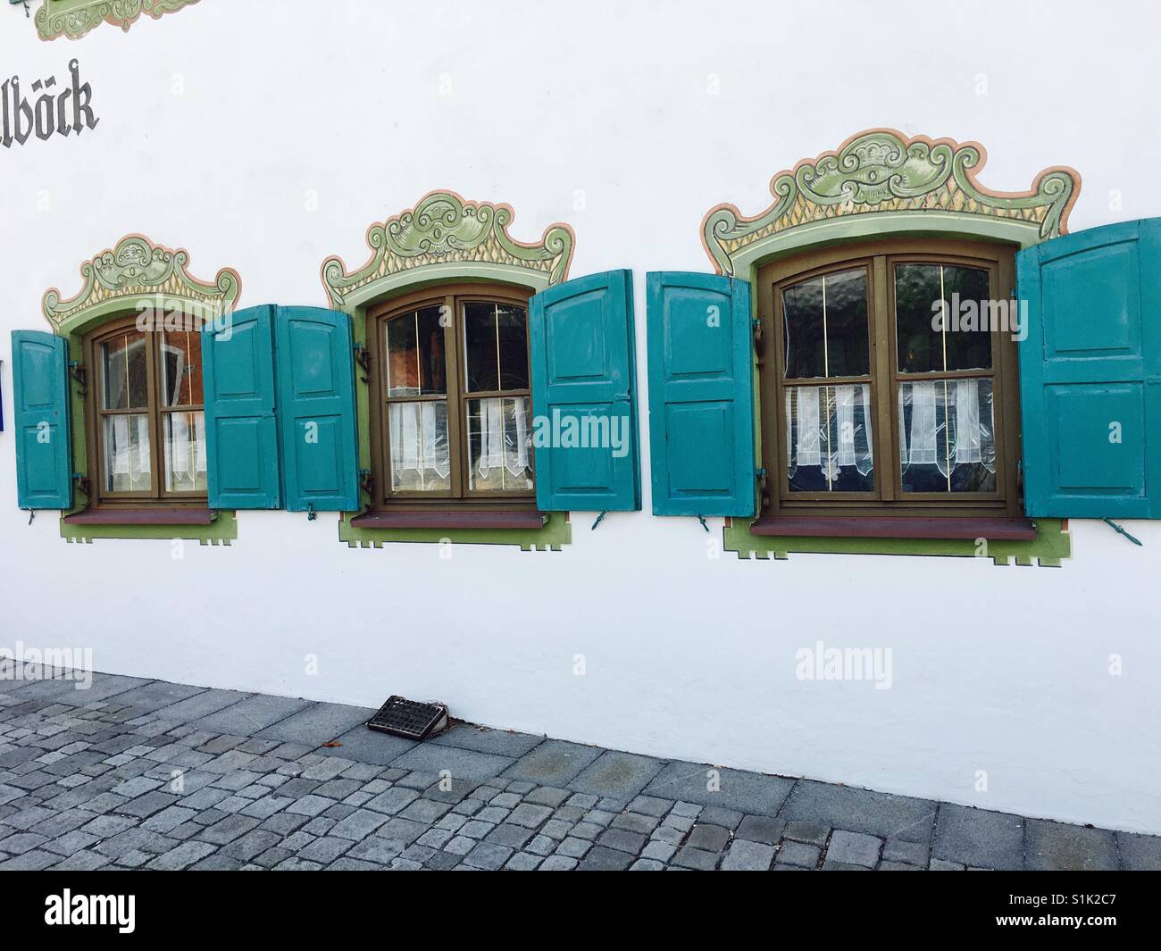 Facade mural hi-res stock photography and images - Alamy