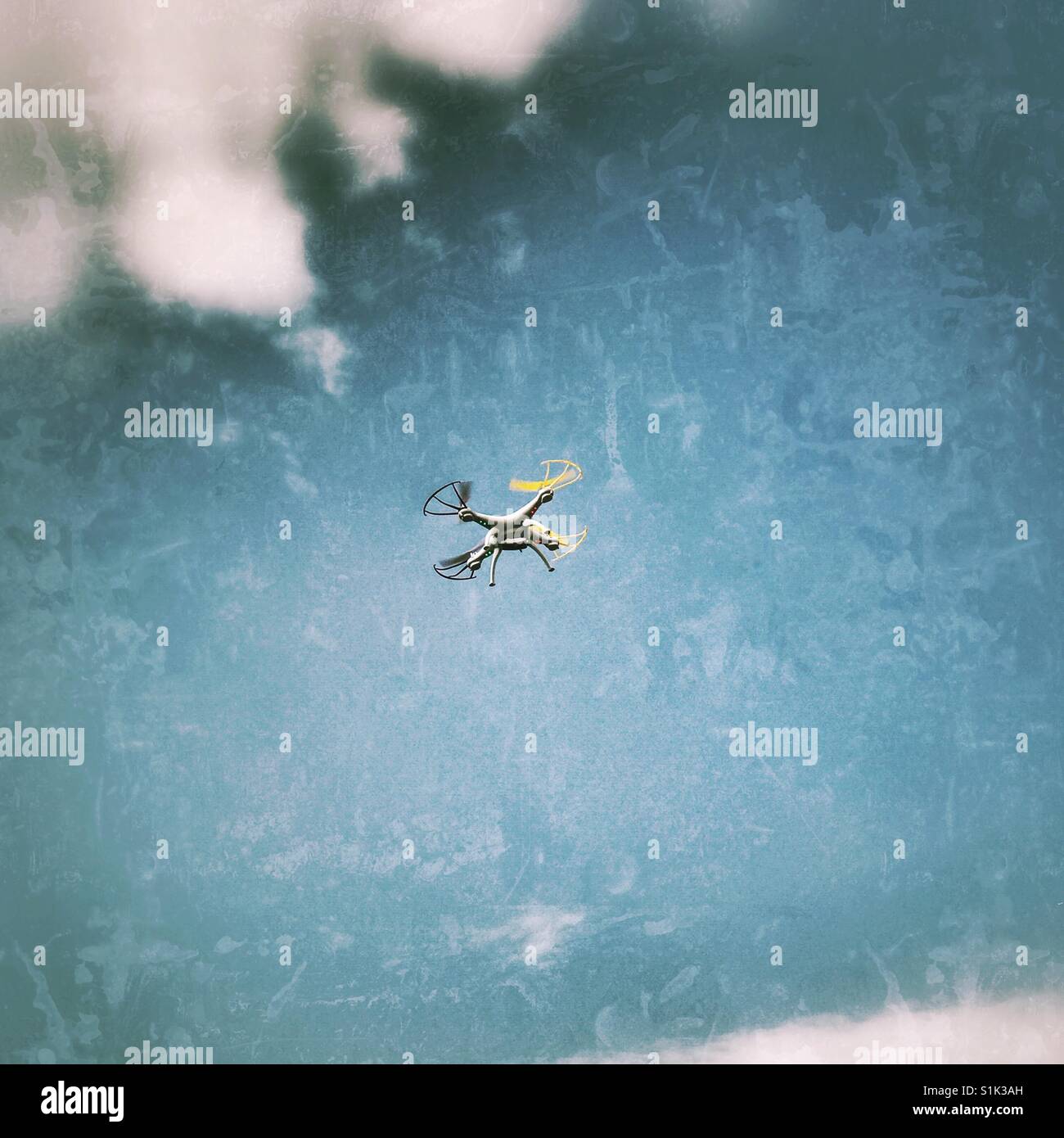 Drone flying cloud sky hi-res stock photography and images - Alamy