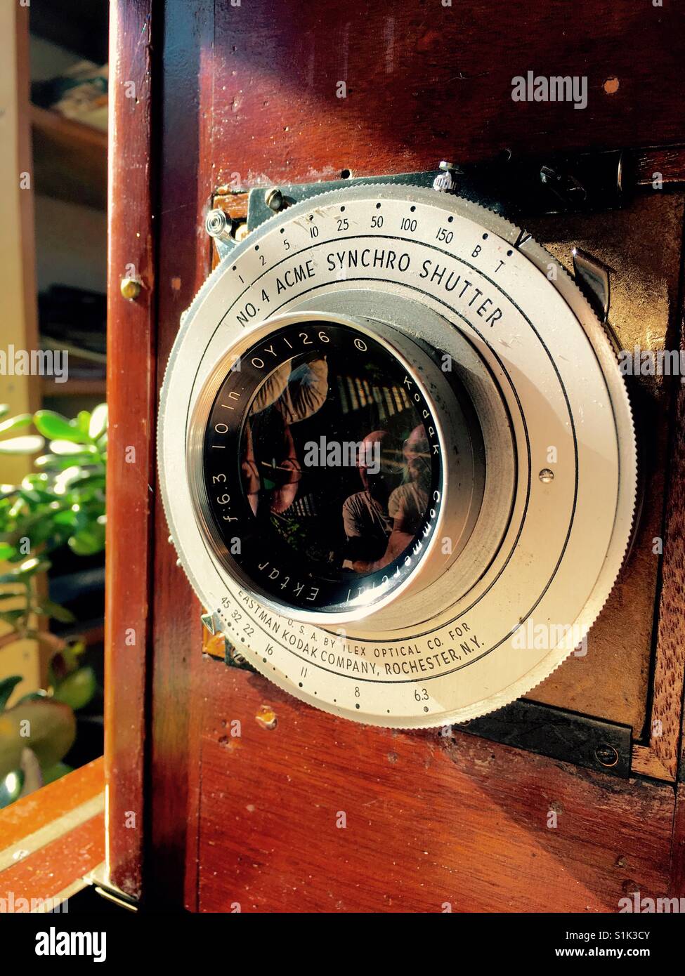 Old camera lens hi-res stock photography and images - Alamy
