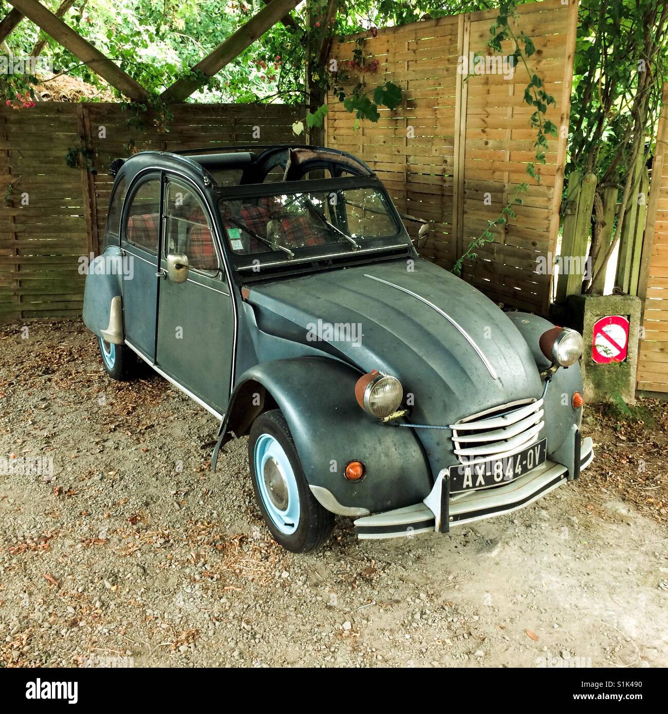 A classic 2CV Cìtroen car Stock Photo - Alamy