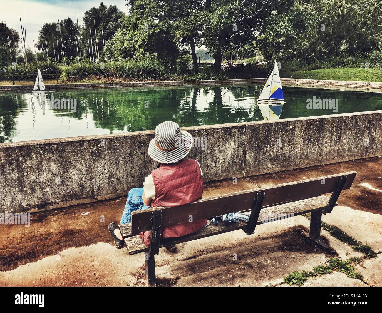 Model yacht pond Stock Photo - Alamy
