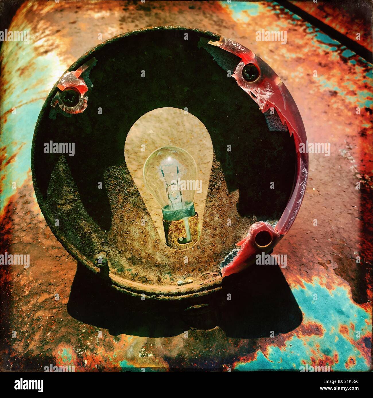 Old lightbulb hi-res stock photography and images - Alamy