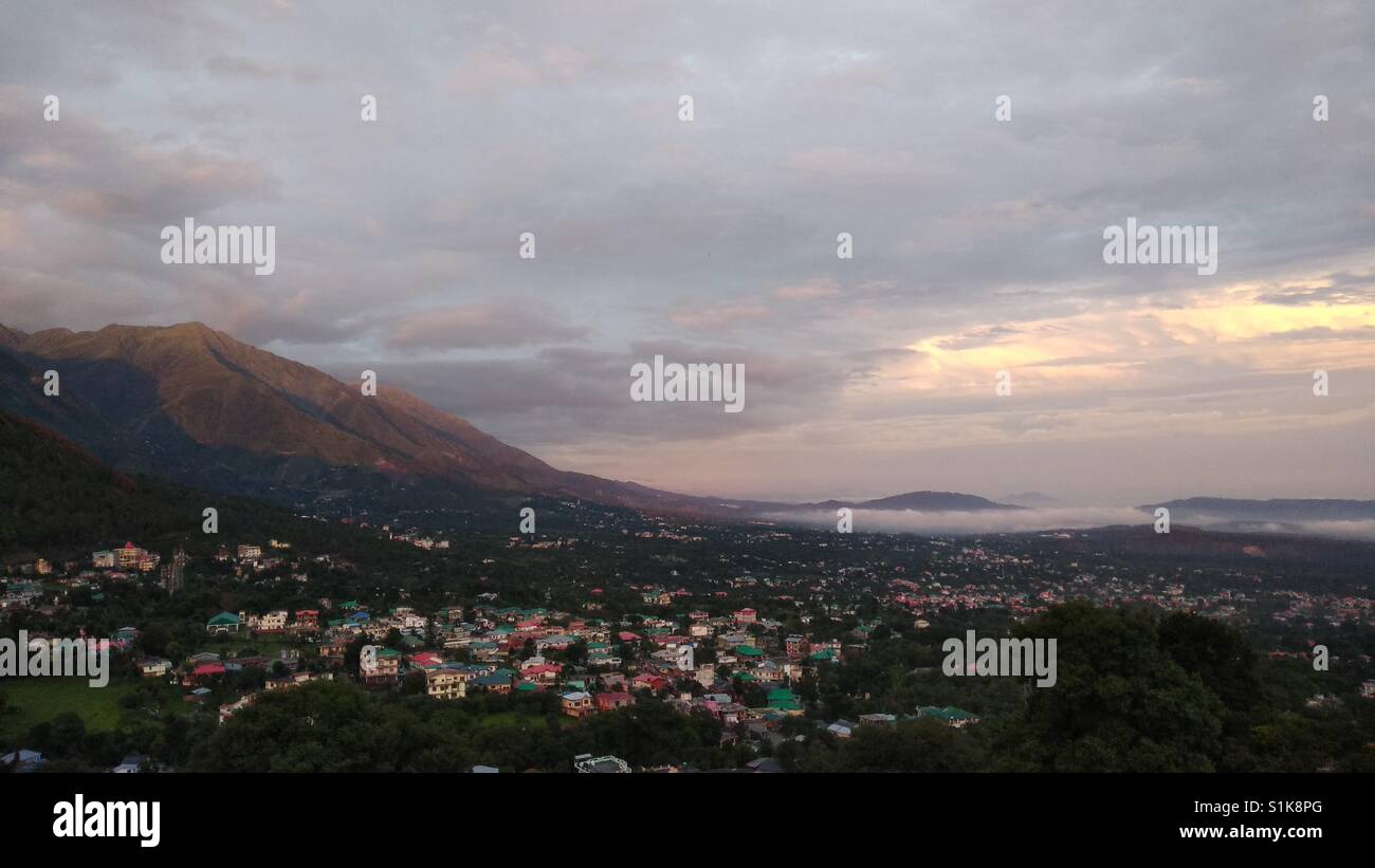 Dhauladhar Mountain Range High Resolution Stock Photography and Images ...