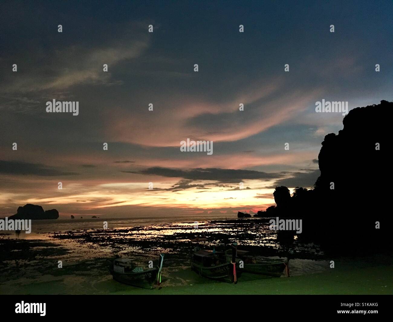 Thailand beach sunset hi-res stock photography and images - Alamy