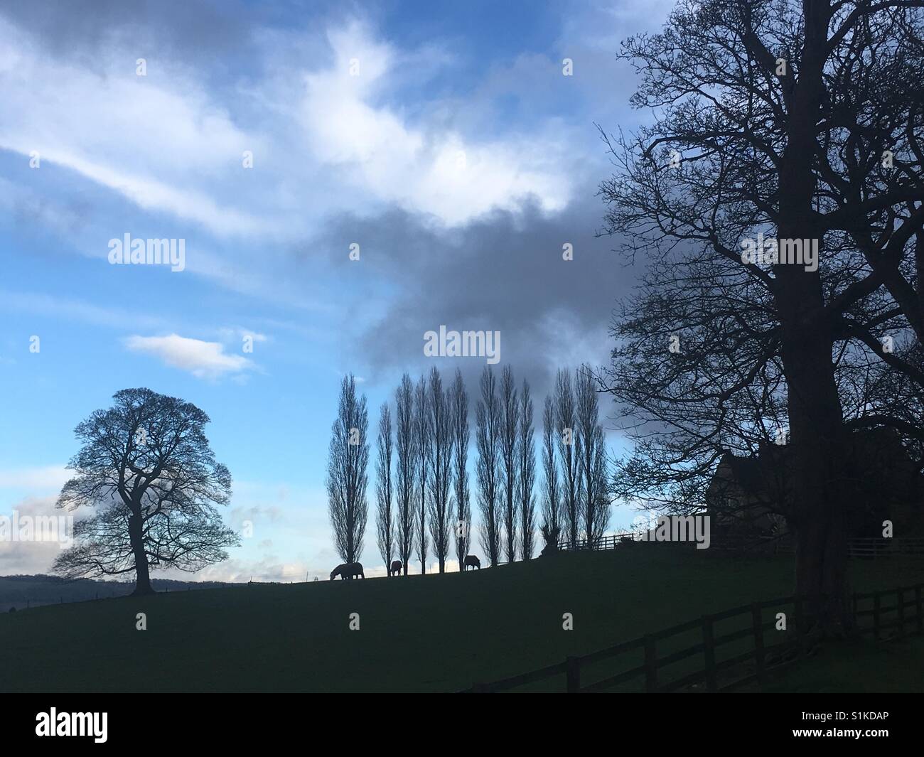 Rolling cotswold hills hi-res stock photography and images - Alamy