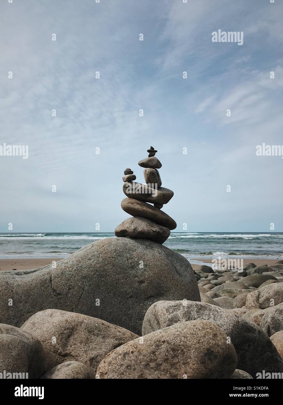 Stone cairn at beach hi-res stock photography and images - Alamy
