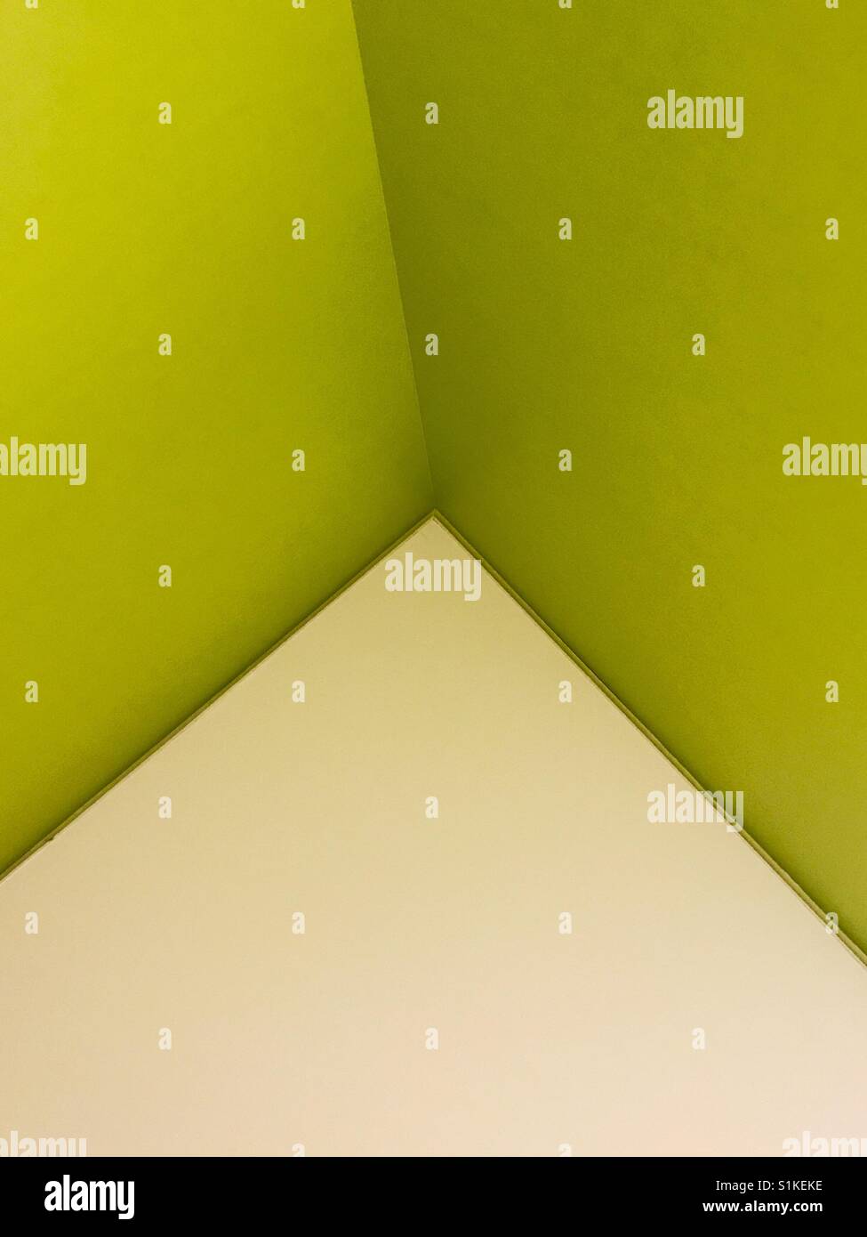 Angles room hi-res stock photography and images - Alamy