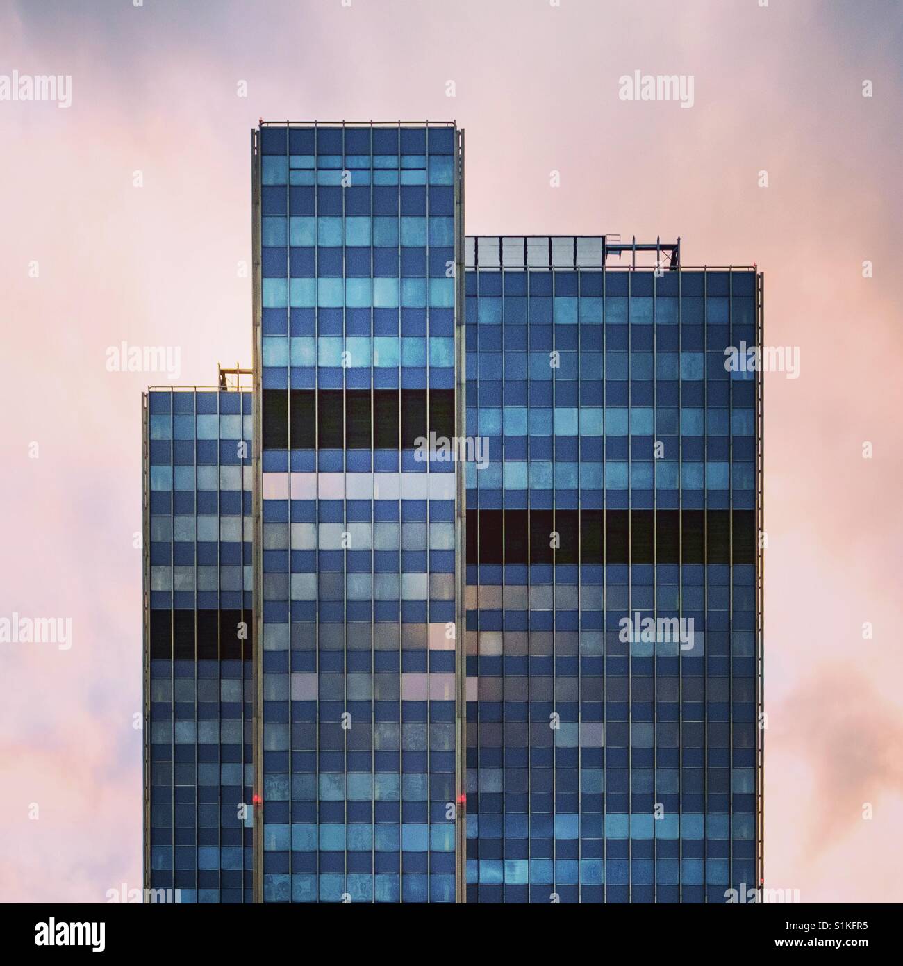 1960s style skyscraper hi-res stock photography and images - Alamy