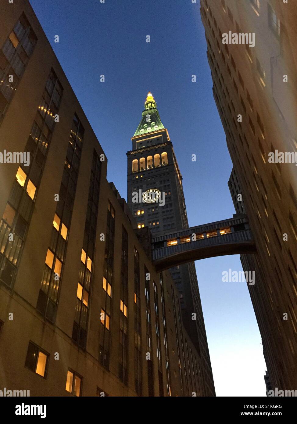 Metropolitan life tower and 11 Madison joined by elevated walkway at ...