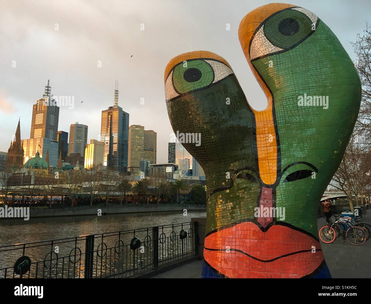 Melbourne Skyline with Deborah Halpern mosaic statue Stock Photo - Alamy