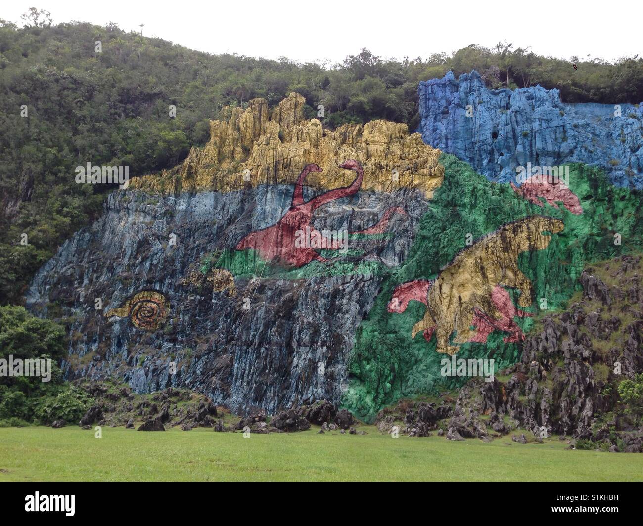 Rock painting in Viñales Cuba Stock Photo - Alamy