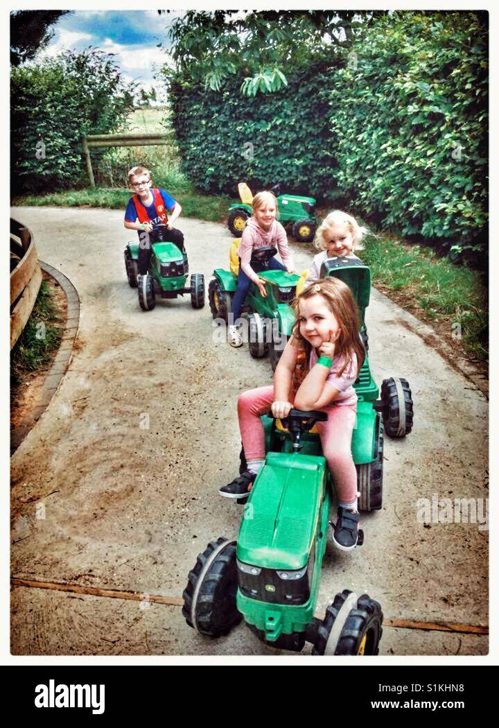 Racing tractors hi-res stock photography and images - Alamy