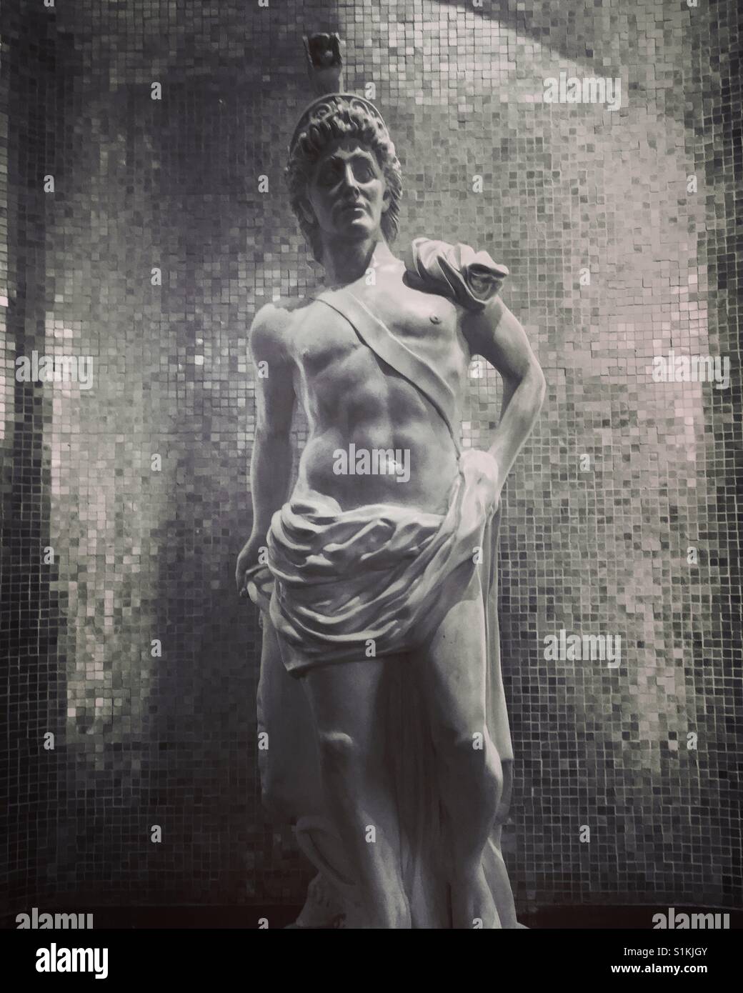 Roman god statue hi-res stock photography and images - Alamy