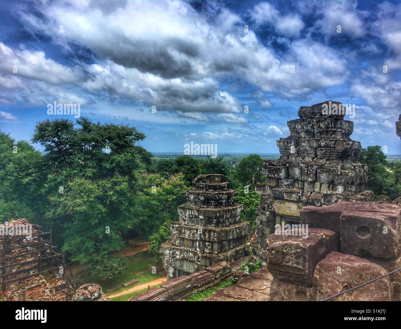 Phnom reap temple hi-res stock photography and images - Alamy