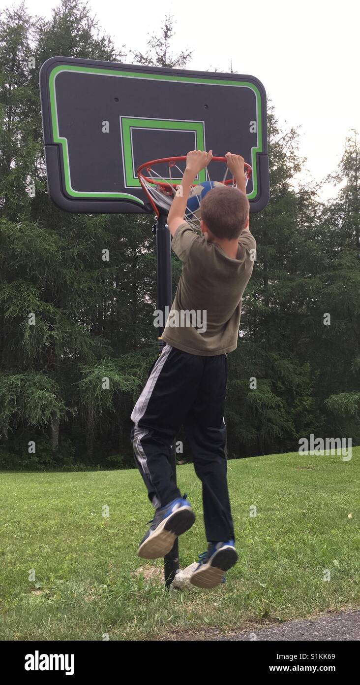 Slam dunk boy hi-res stock photography and images - Alamy