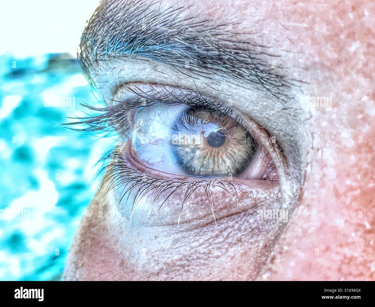 Person by pool hi-res stock photography and images - Alamy