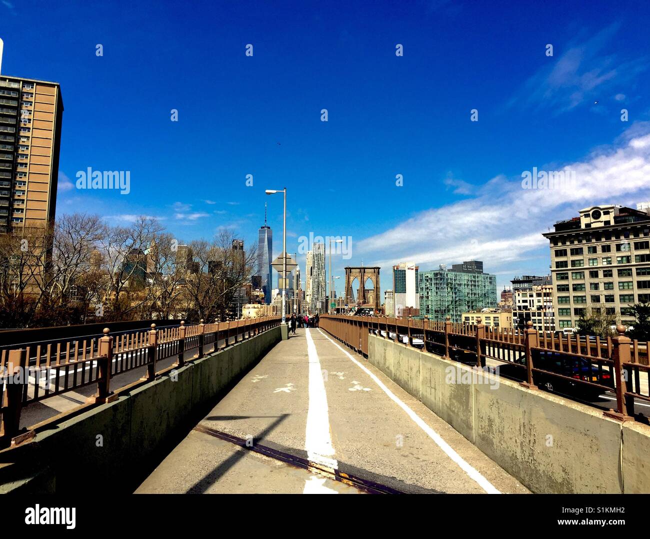 Brooklyn bridge one world trade center hi-res stock photography and ...