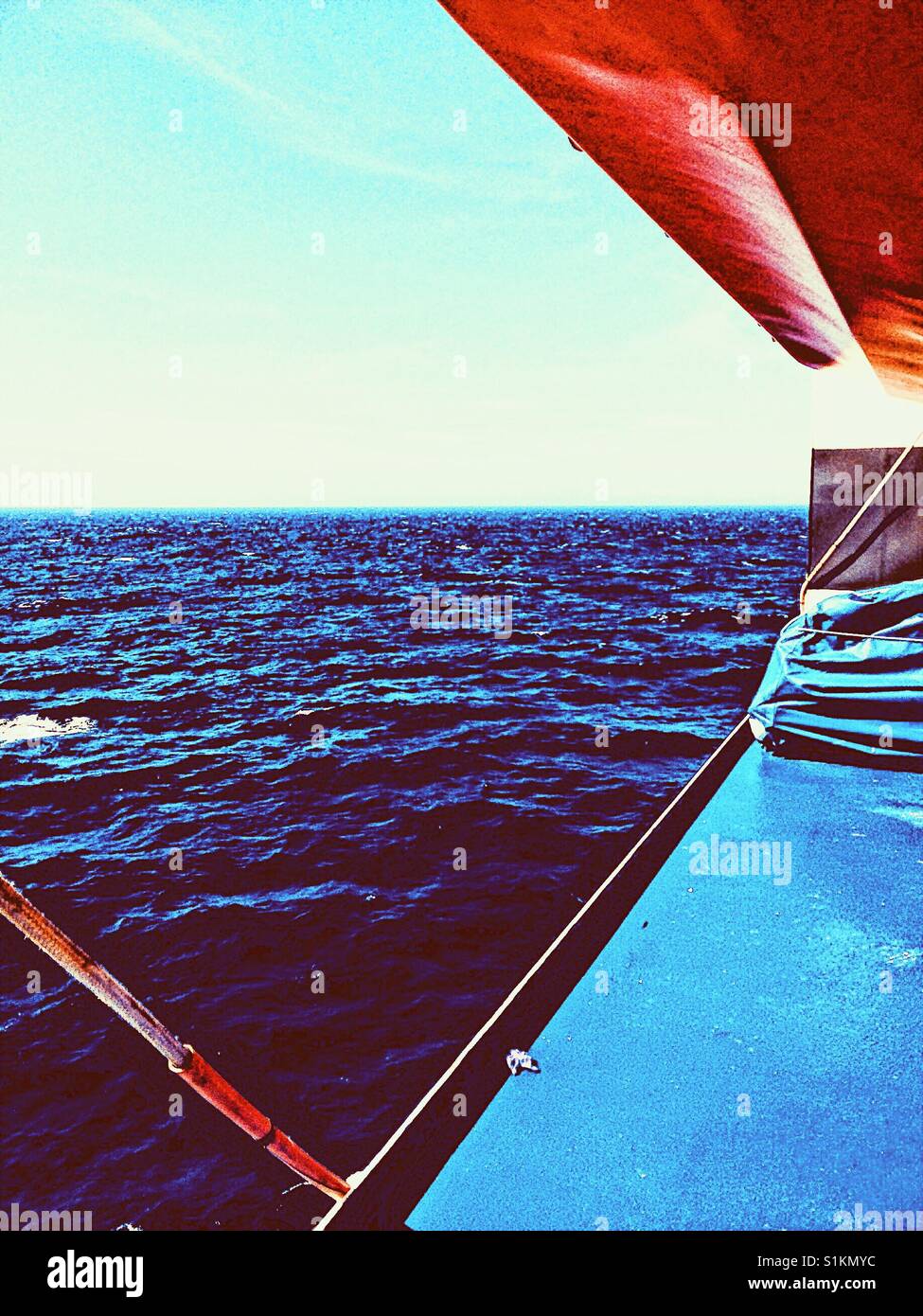 View towards Atlantic Ocean horizon from ship Stock Photo - Alamy