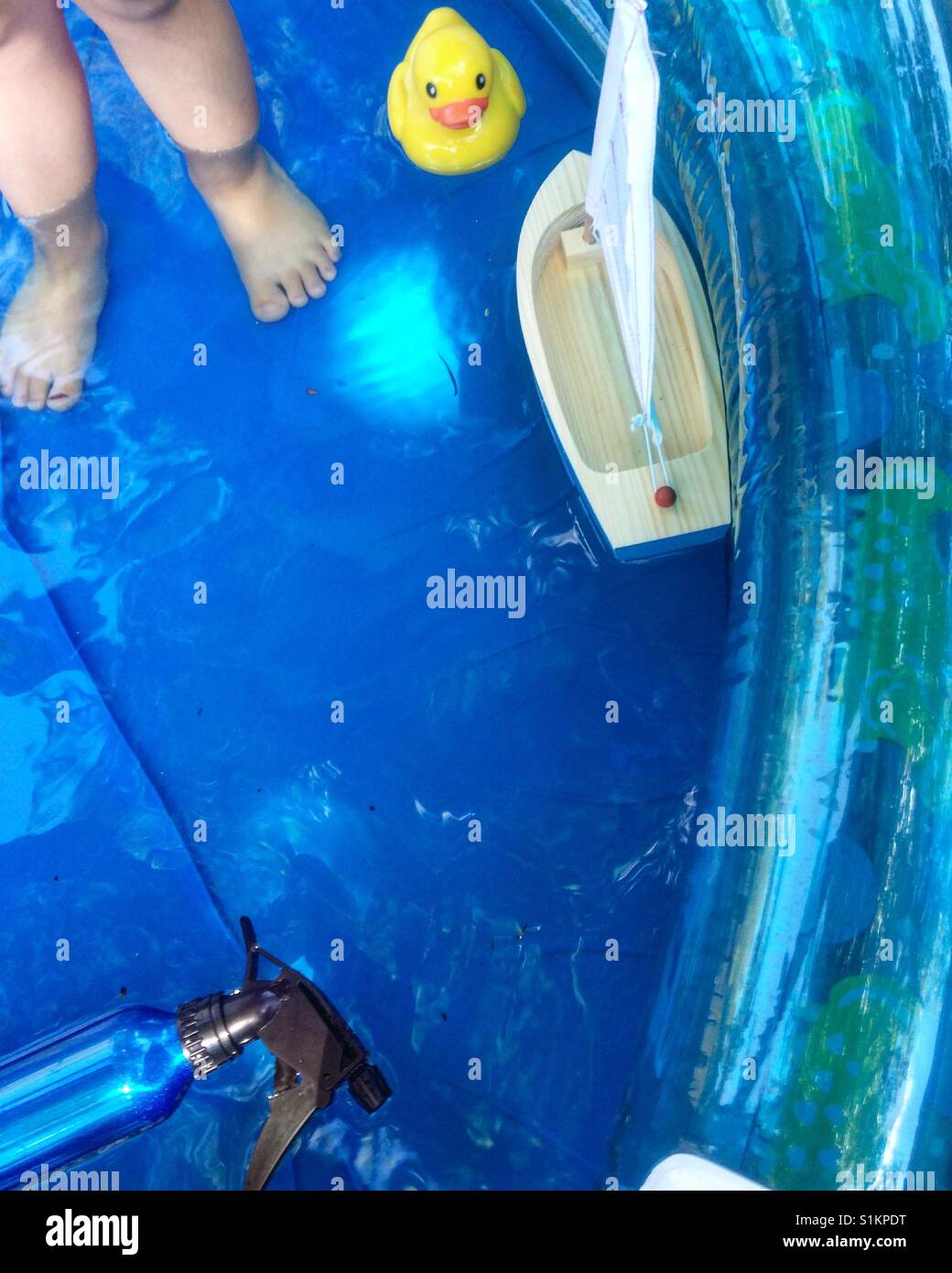 Mini pool hi-res stock photography and images - Alamy