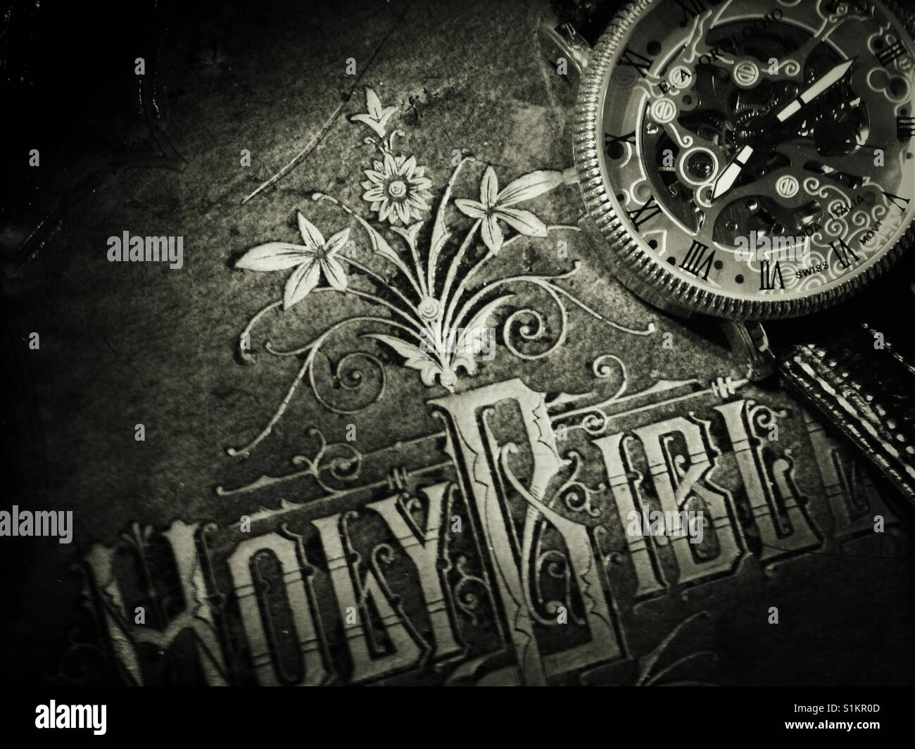 Watch movements hi-res stock photography and images - Alamy