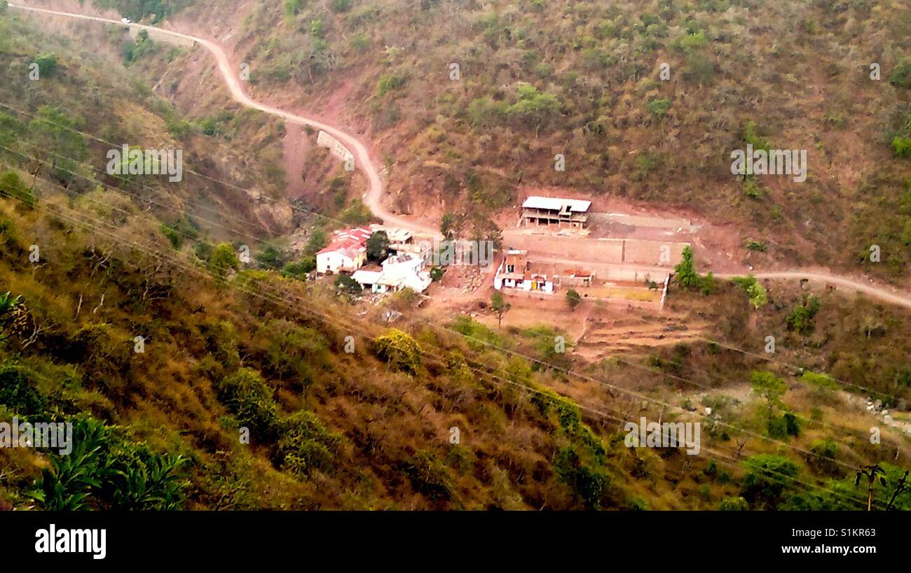 Deep green valley houses road hi-res stock photography and images - Alamy