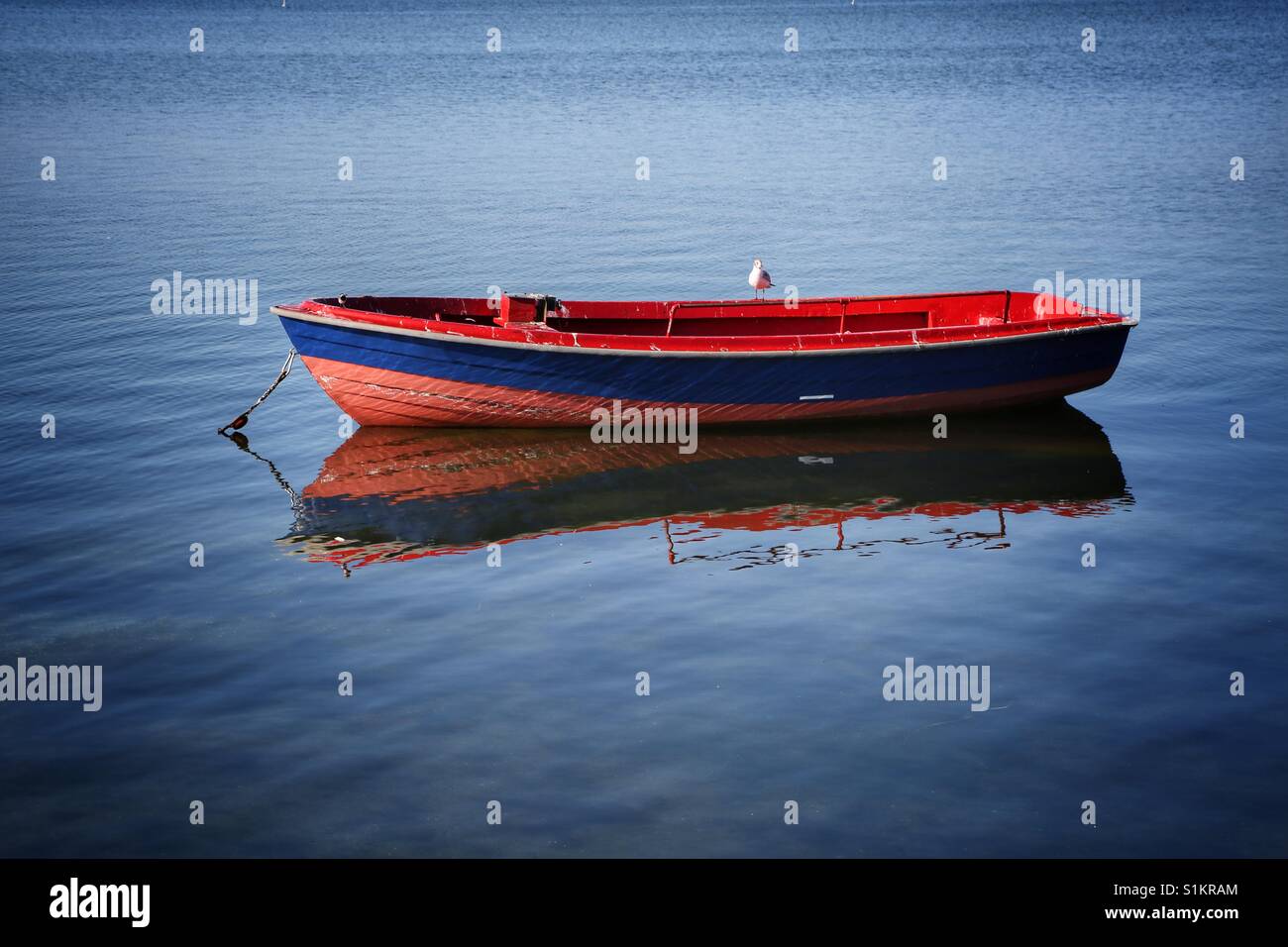 Red and blue lake hi-res stock photography and images - Alamy