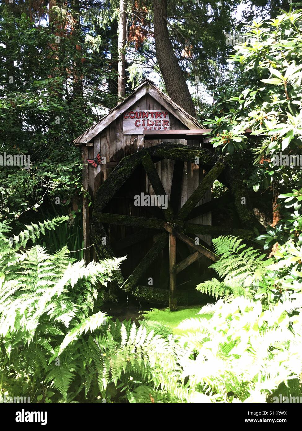 Rustic waterwheel hi-res stock photography and images - Alamy