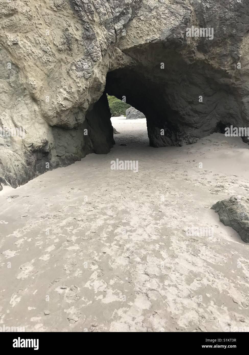 Coastal cave hi-res stock photography and images - Alamy
