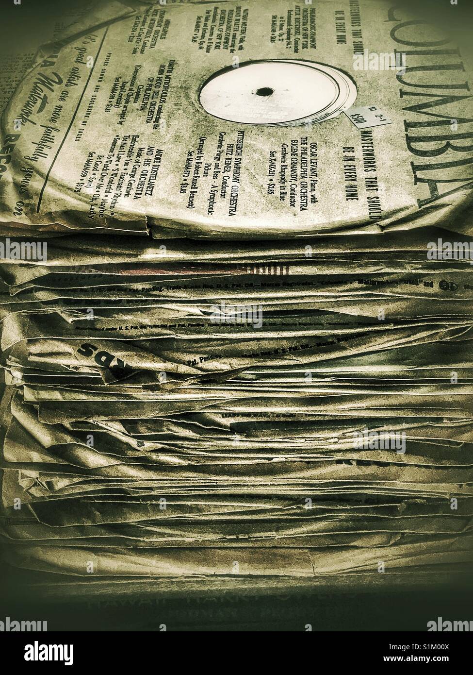 Old records hi-res stock photography and images - Alamy