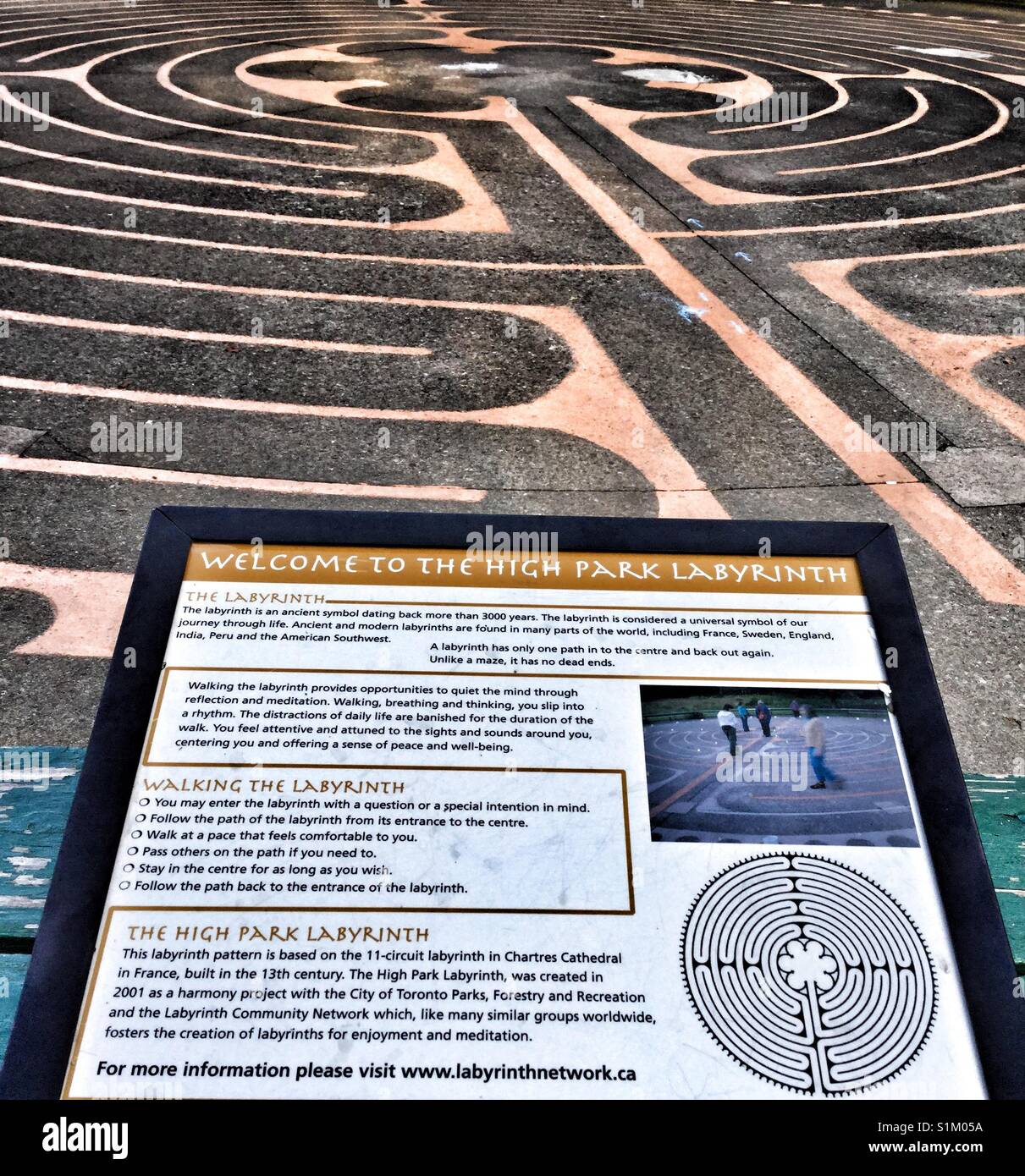 Labyrinth park hi-res stock photography and images - Alamy