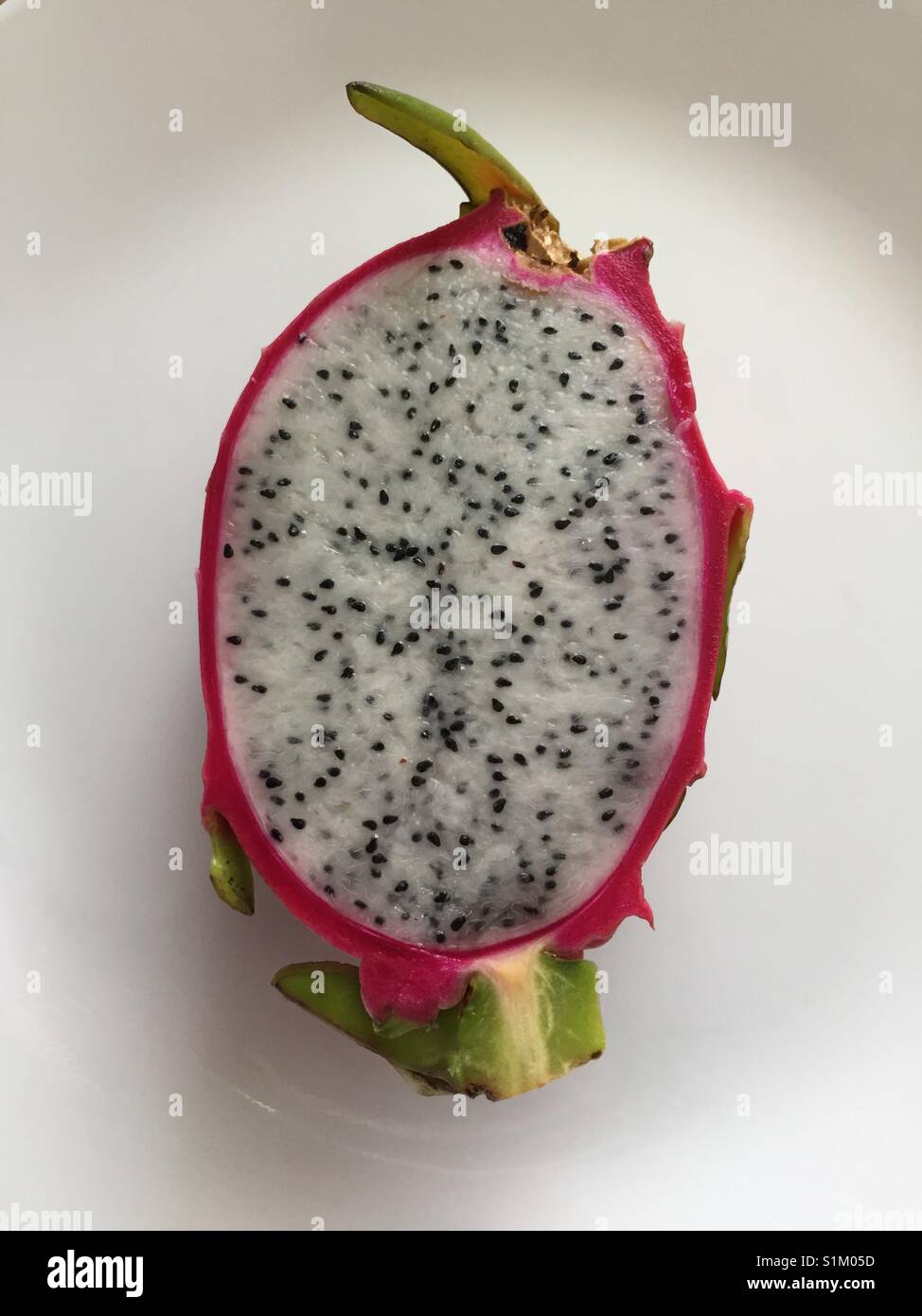 Exotic fruits dragon fruit hi-res stock photography and images - Alamy