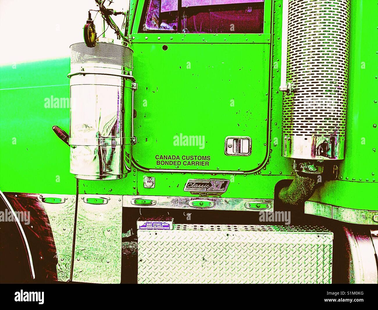 Freightliner truck hi-res stock photography and images - Alamy