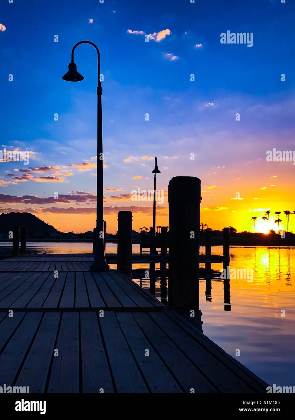 Dock screen hi-res stock photography and images - Alamy