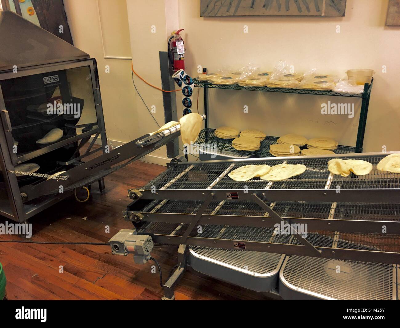 Tortilla making hi-res stock photography and images - Alamy