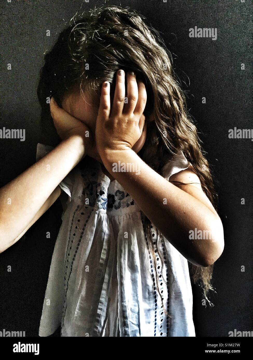 Unhappy upset child crying hi-res stock photography and images - Alamy