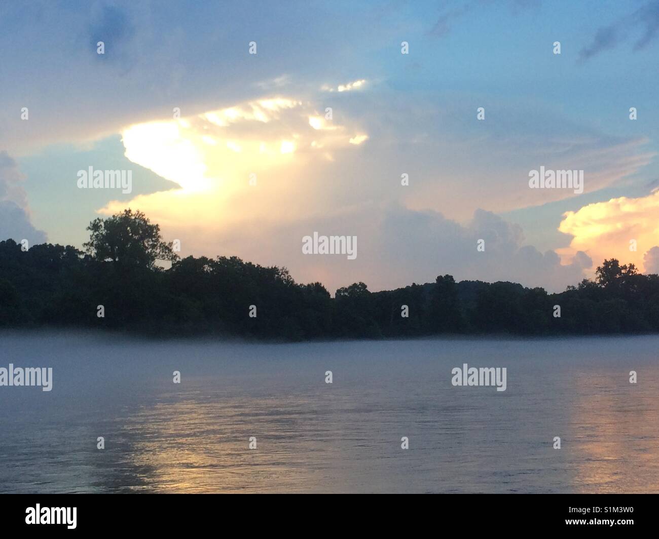 Anvil cloud hi-res stock photography and images - Alamy