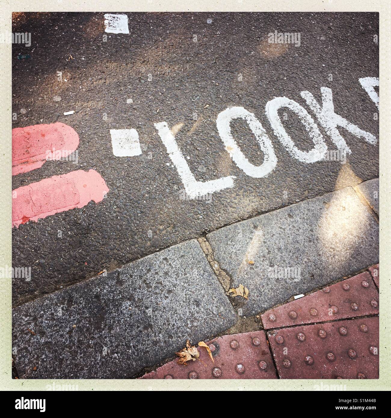 Signage look hi-res stock photography and images - Alamy