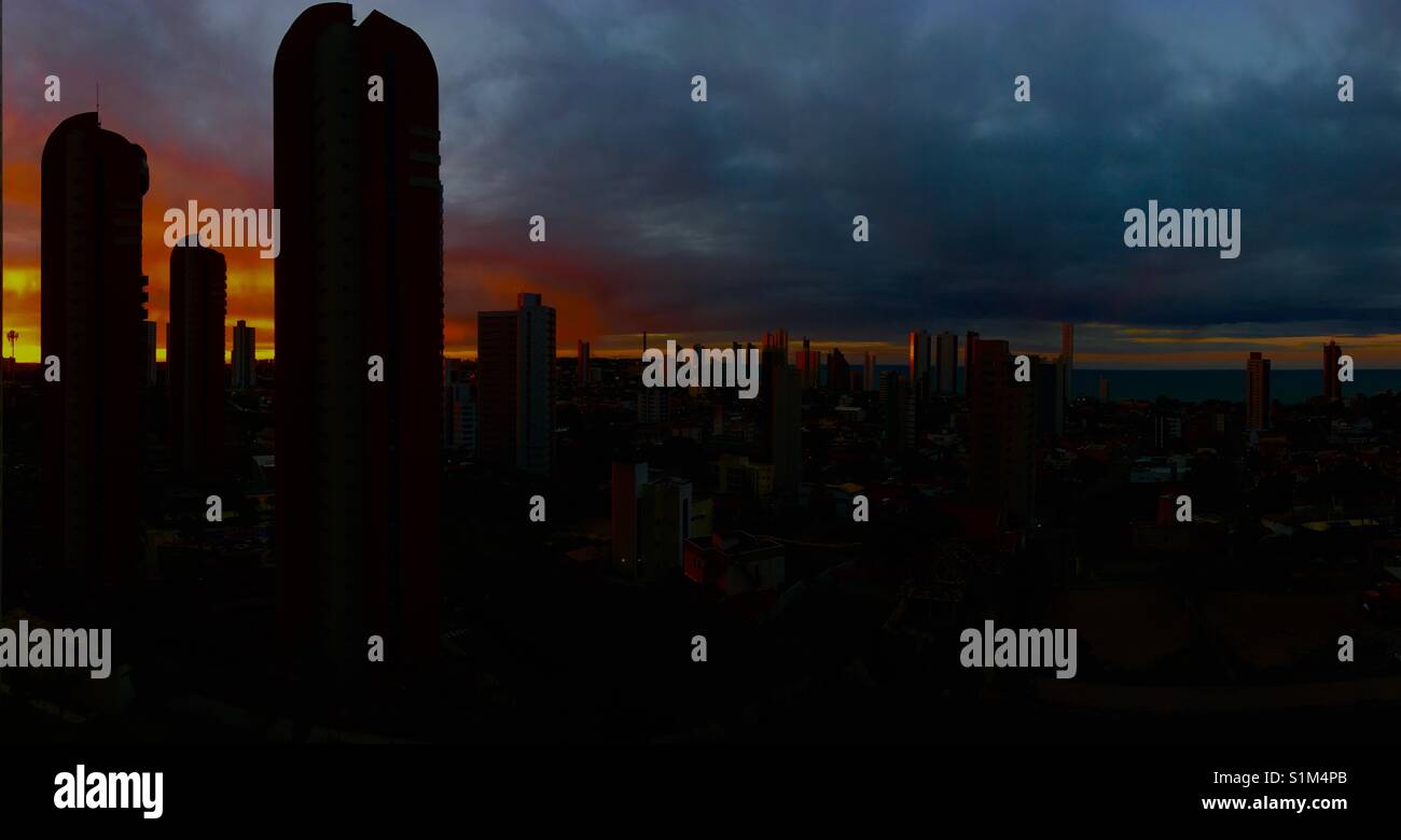 Buildings and sunset hi-res stock photography and images - Alamy