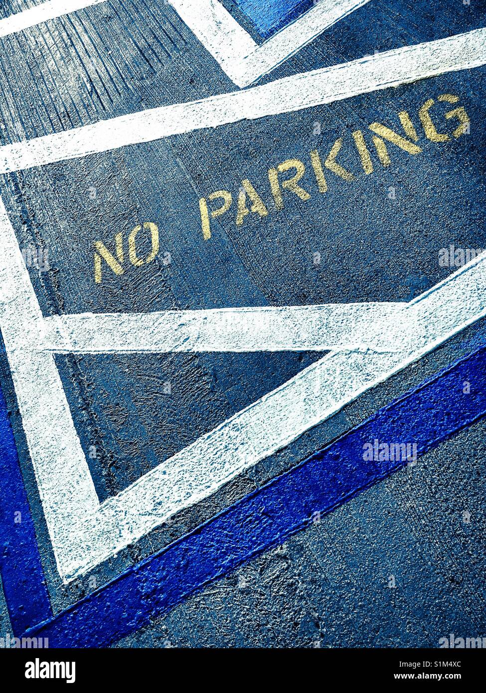 No parking road marking hi-res stock photography and images - Alamy