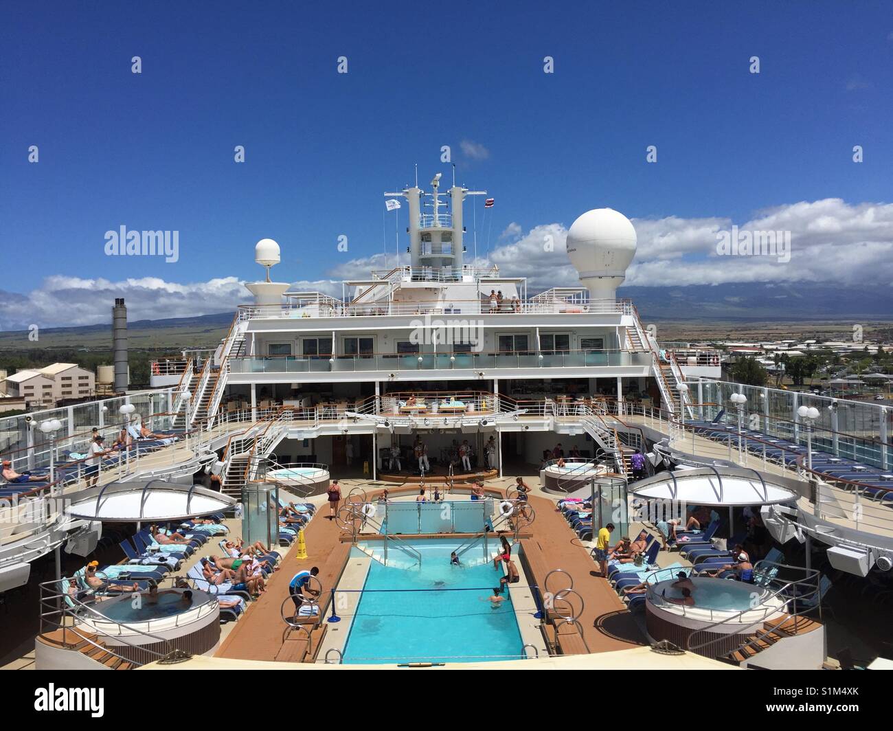 Pool deck hi-res stock photography and images - Alamy